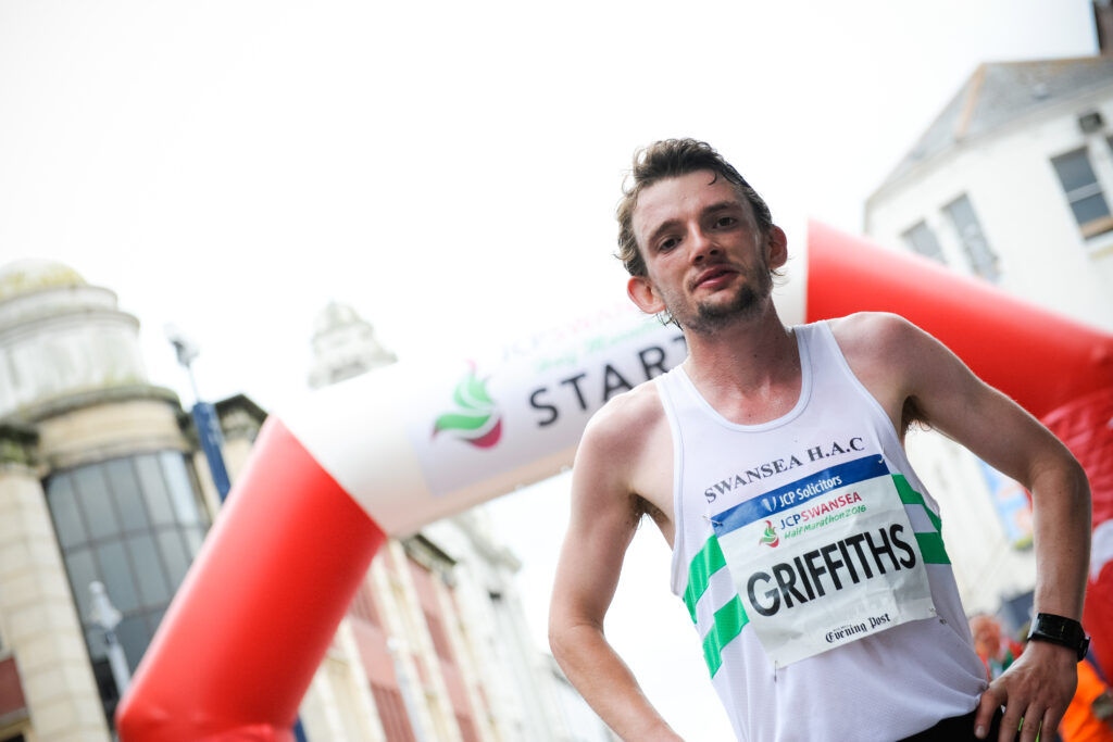 Dewi Griffiths and Hannah Walker win JCP Swansea Half Marathon 2016 ...